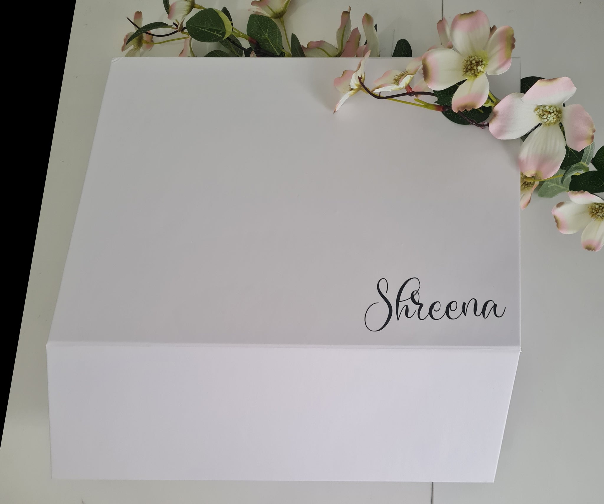 Magnetic gift box - "Name" small design – StyleYourWayCreations